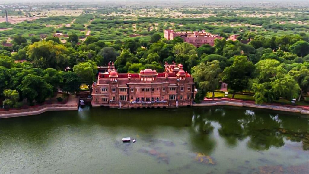 Gajner Palace: Immerse In The Luxury Of This Lakeside Palace Complex In ...