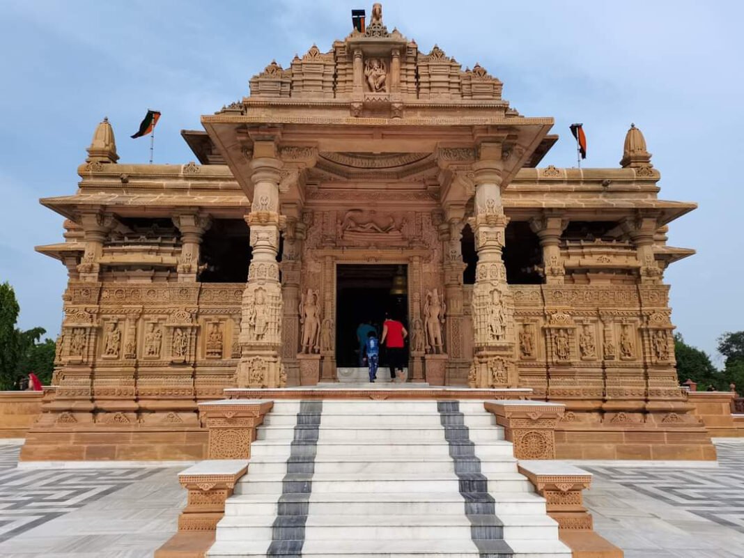 Birla Temple In Nagda: This 100 Yr Old Temple Basks Under Pristine ...
