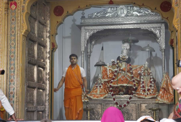 Gopinath Temple: A Must-visit Temple Near Hawamahal - EBNW Story