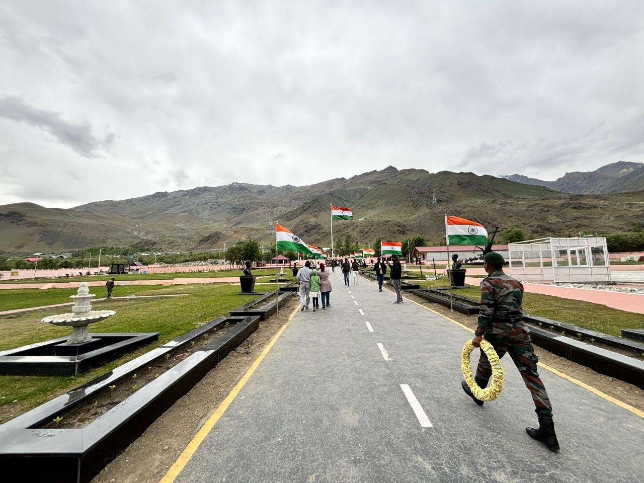 Kargil Vijay Diwas 25th Anniversary: Visit Kargil War Memorial To Get ...