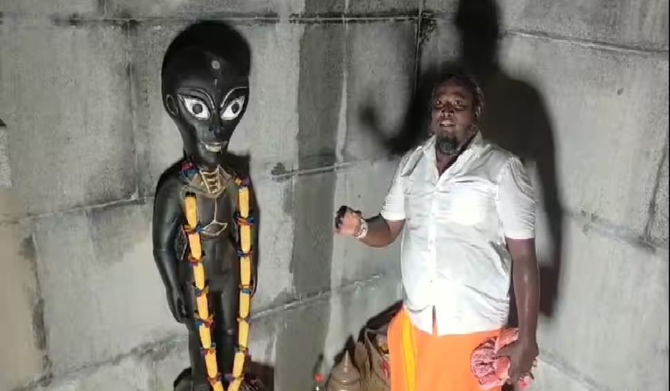 Welcome To India's First Alien Temple In Tamil Nadu Where Idols Of Grey ...
