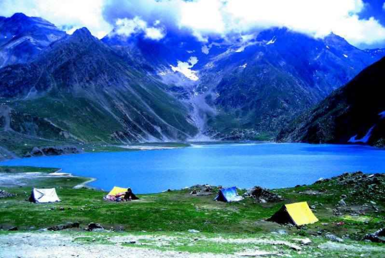 6 Stunning Alpine Lakes In Kashmir Perfect For A Summer Trek - EBNW Story