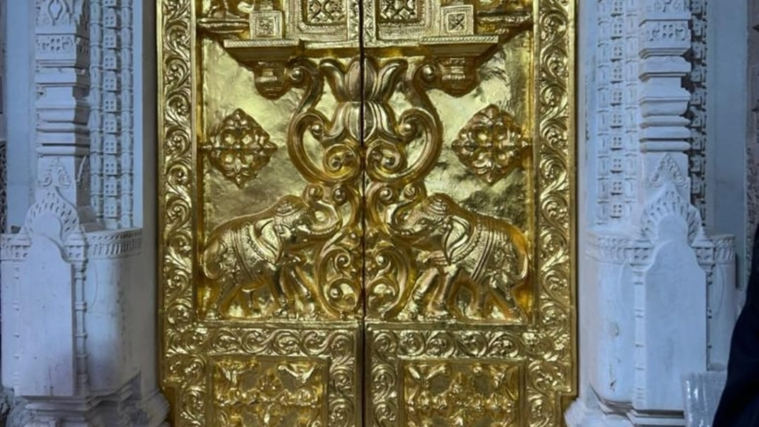 Ayodhya Ram Temple Construction: Ram Darbar Takes Shape, First Golden ...