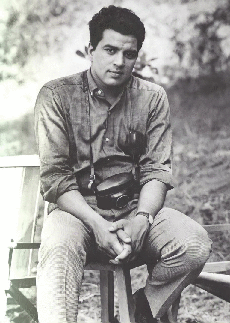 Dharmendra’s First Film Was Dilip Kumar’s Shaheed; Read How The Film ...