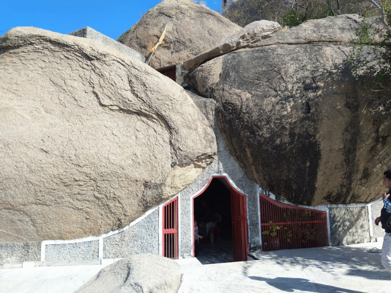 Pandeshwar Mahadev Temple In Rajasthan Houses Pandavas Caves Bespeaking ...